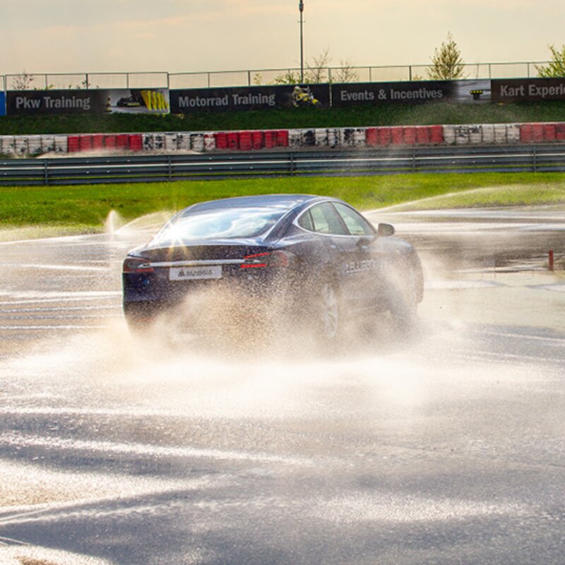 Vehicle Thermal Management - KULI Software - Engineering Center Steyr ...